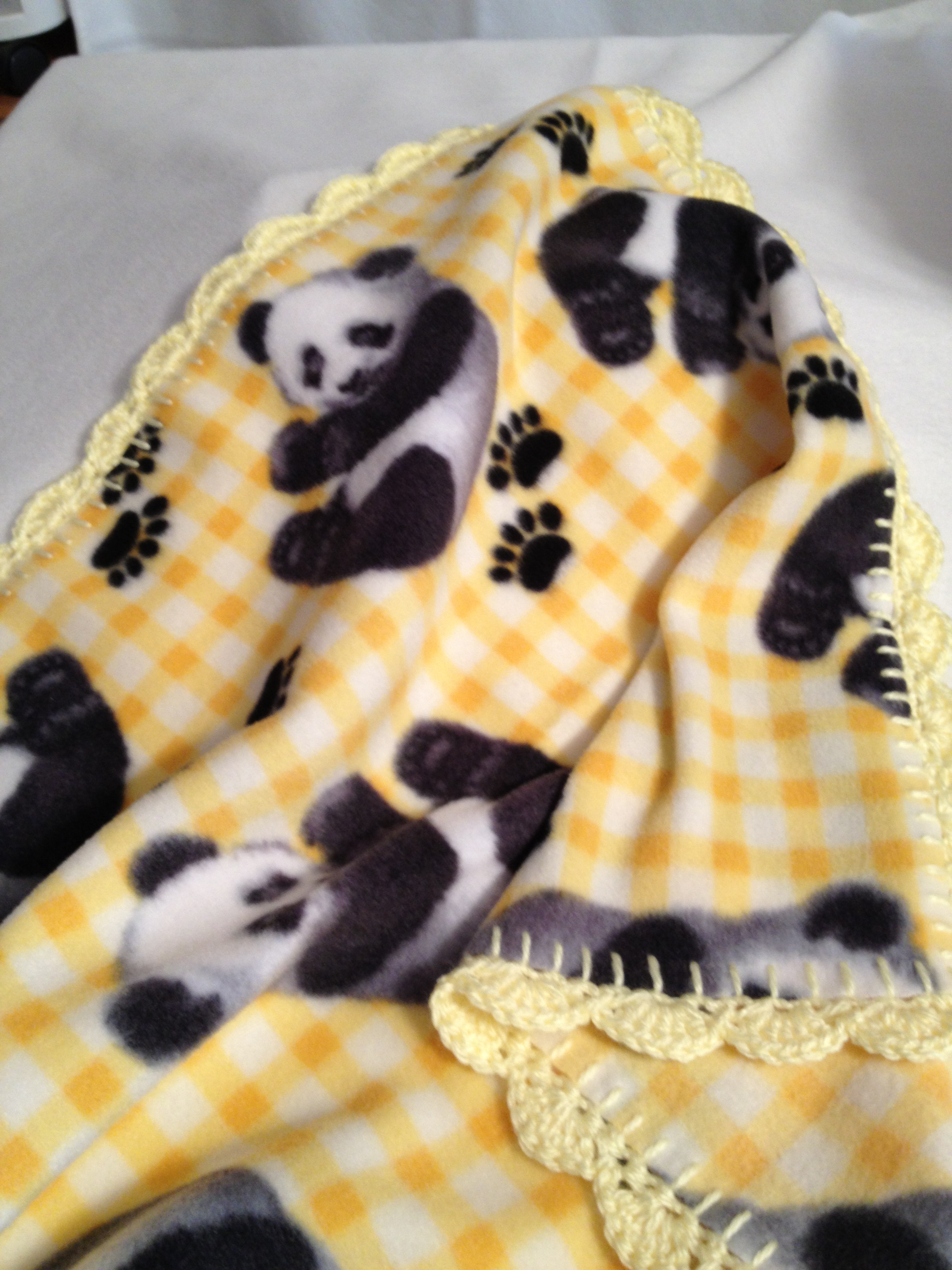 Yellow Panda Blanket on Luulla